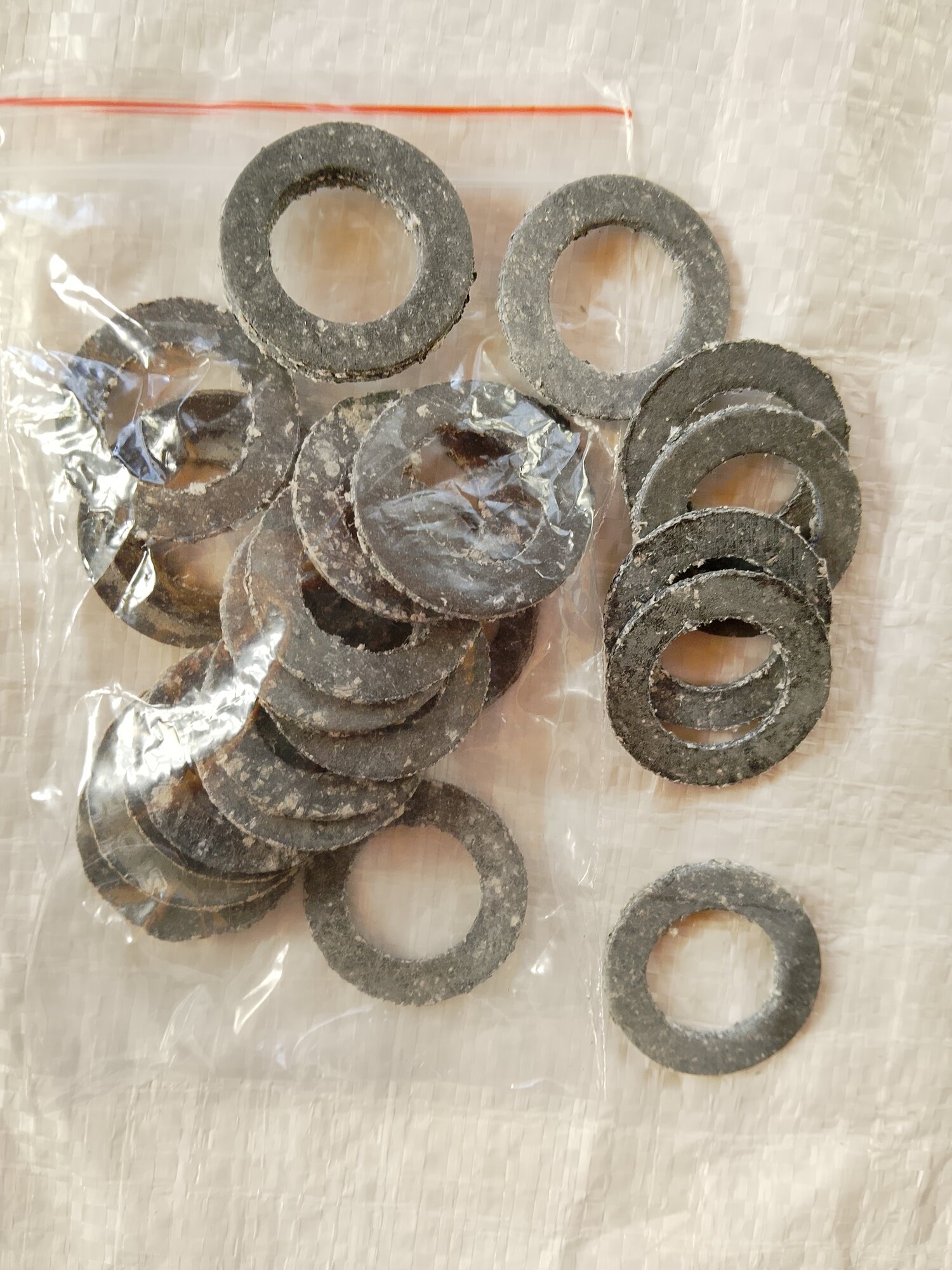 Прокладка паронитовая "1" , в упаковке 25 штук.