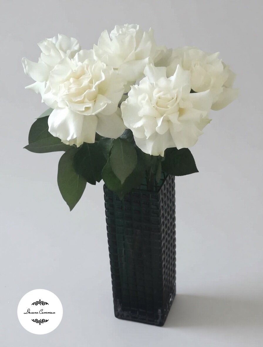 Монобукет от Долины Ситтим "Дыхание чистоты", Роза Вайт Мондиаль, французская 60см, белые, 5шт,