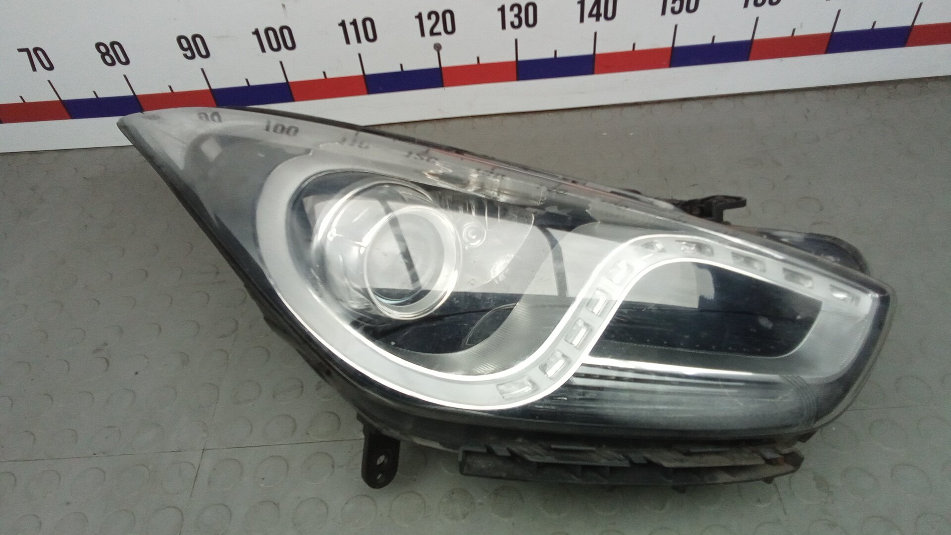 Фара правая HYUNDAI I40