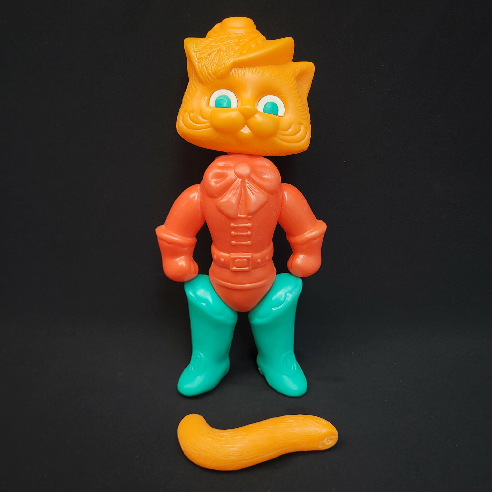Игрушка пластмассовая винтажная, СССР. Кот в сапогах, разборная фигурка с хвостом