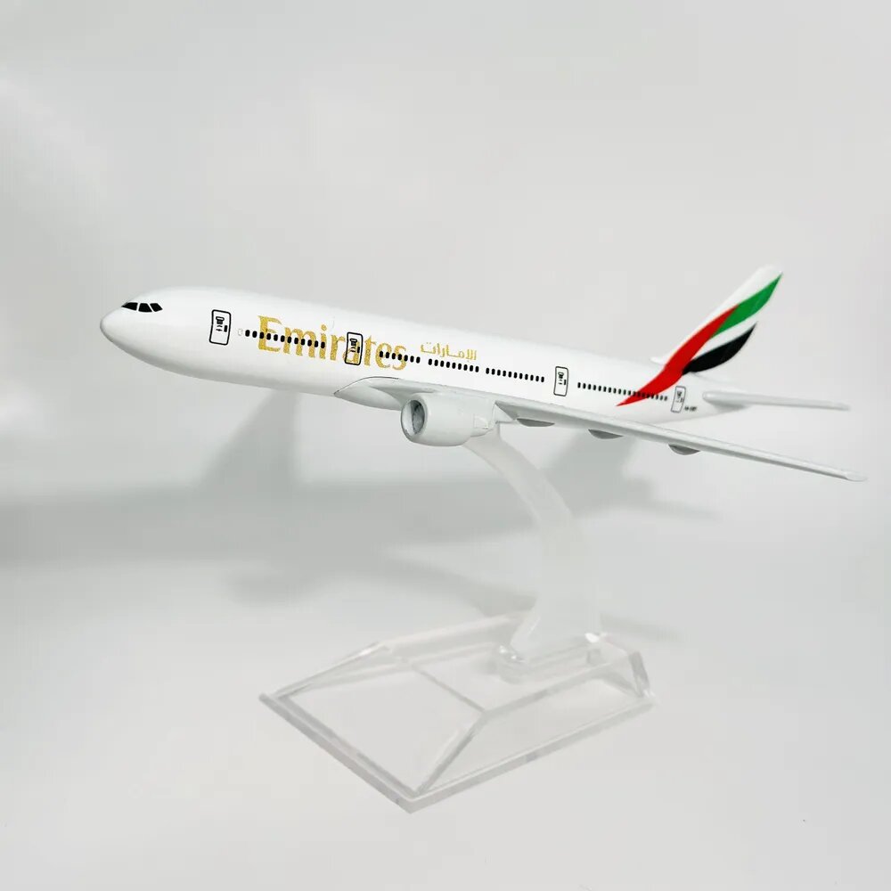 Сборная модель самолета Emirates, масштаб 1/500, металл, длина 16 см