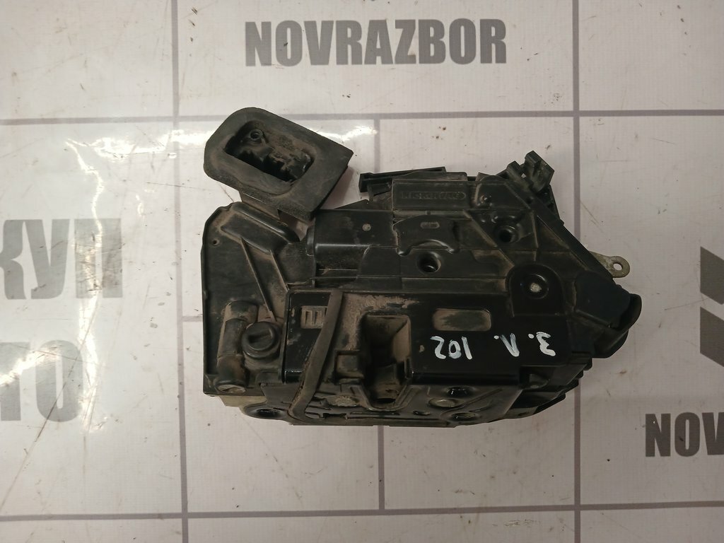 Замок двери задней левой VW Polo Sed RUS 2011-2020