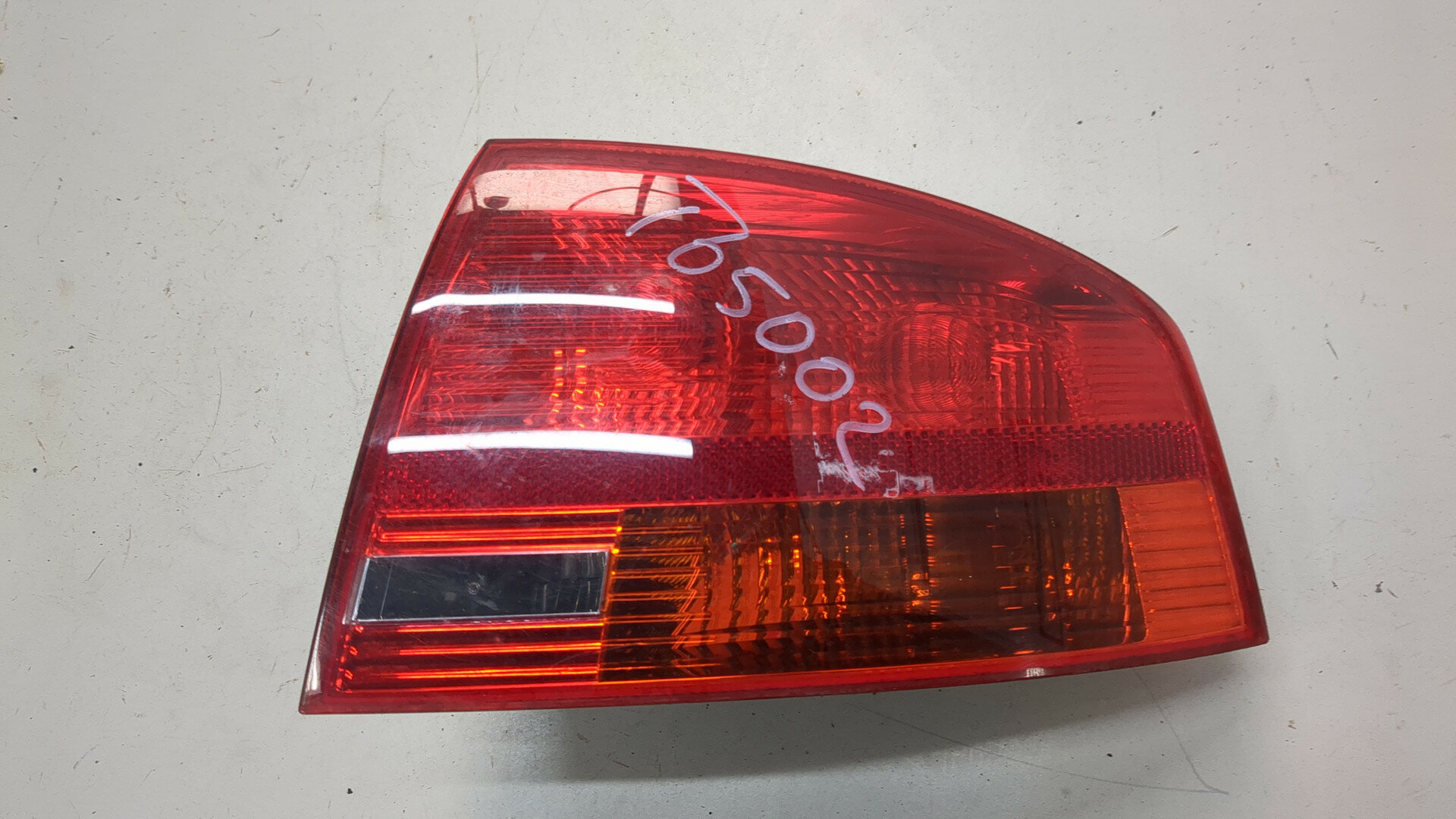 Фонарь (задний) правый Audi A4 (B7) Б/У