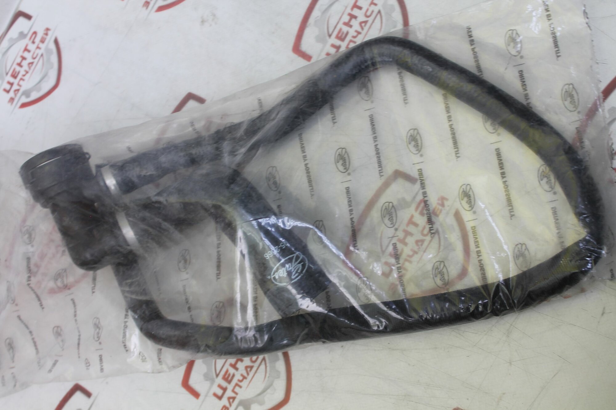 Патрубок радиатора нижний Opel Astra J 1.6 Turbo GATES 052666