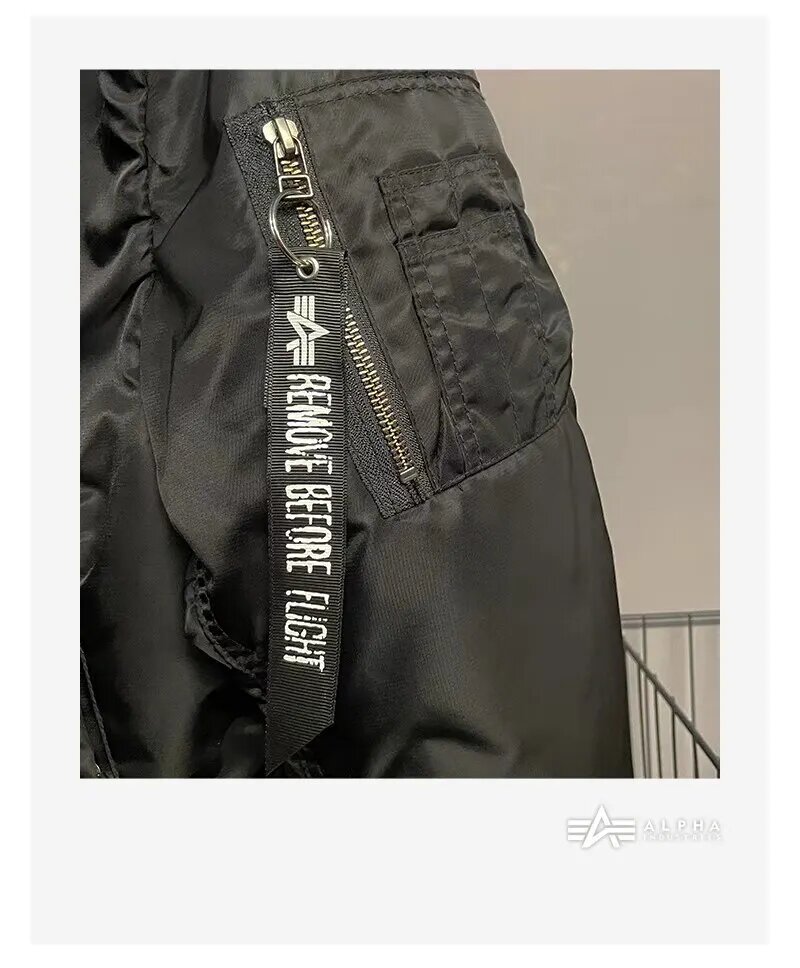 Черная куртка MA1 с брелоком "Remove Before Flight"