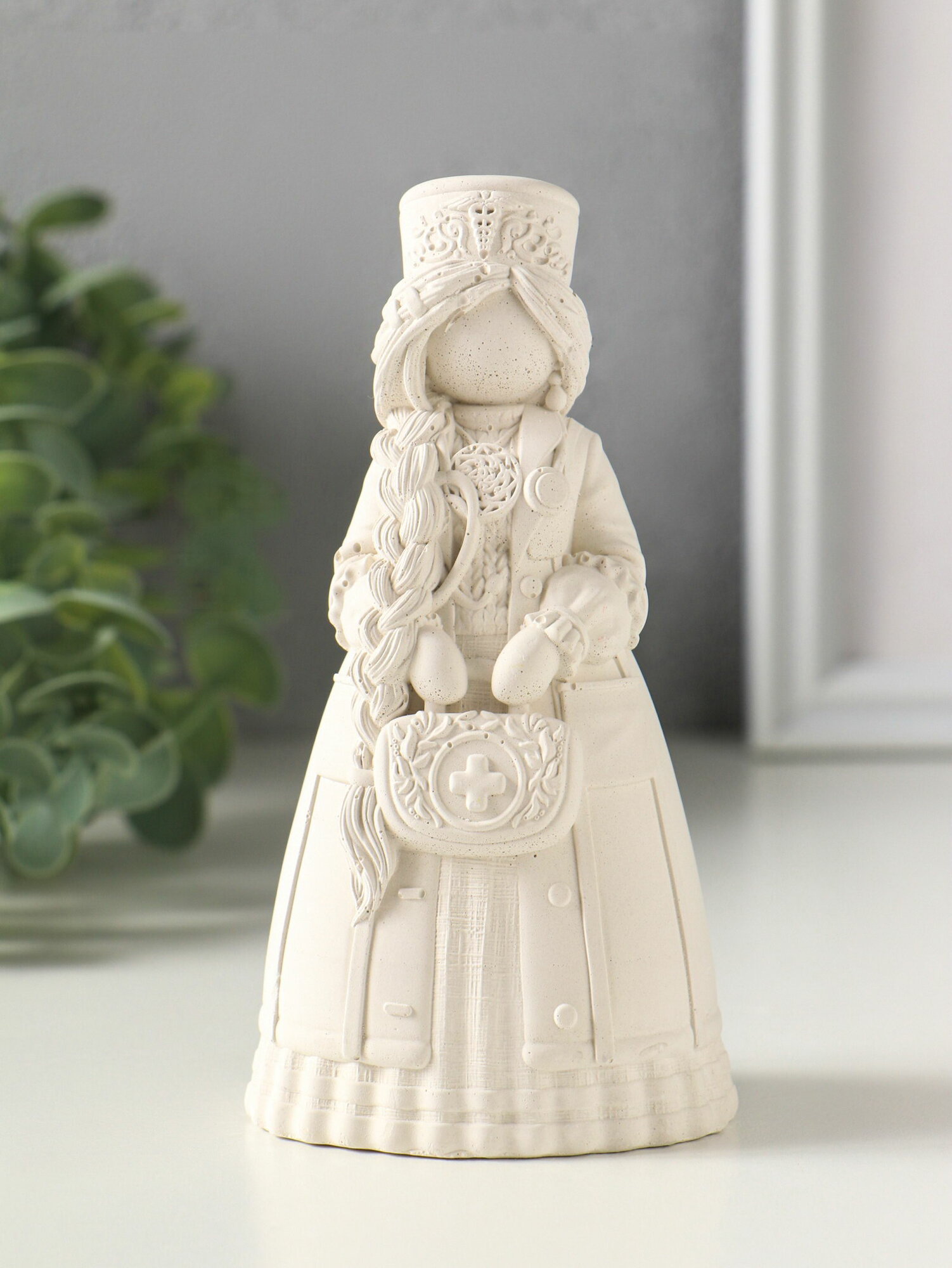 Фигурка гипс "Берегиня Врачебница", 13.5x7 см, имя бога: берегиня