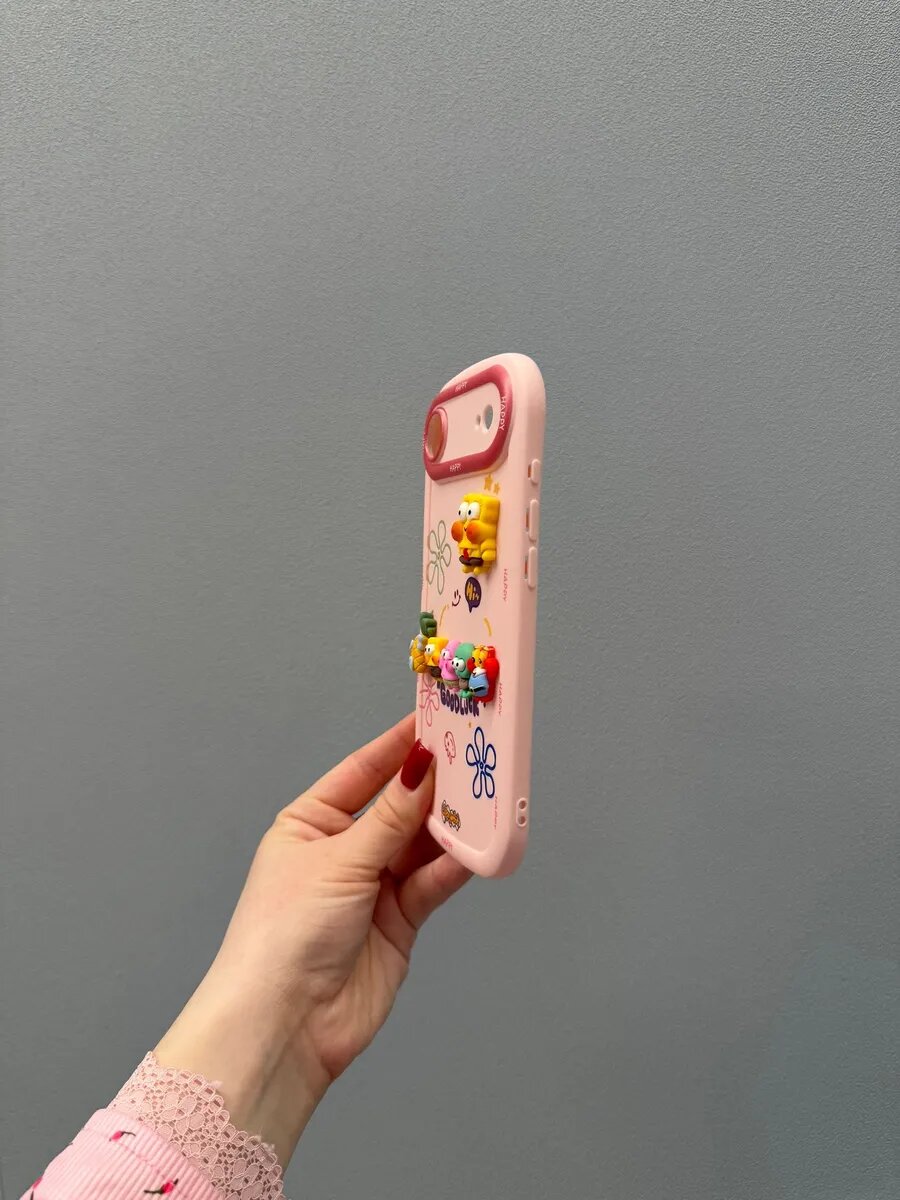 Чехол на Iphone 17 Air, цвет розовый, с крепко приклеенными фигурками . — фото 1
