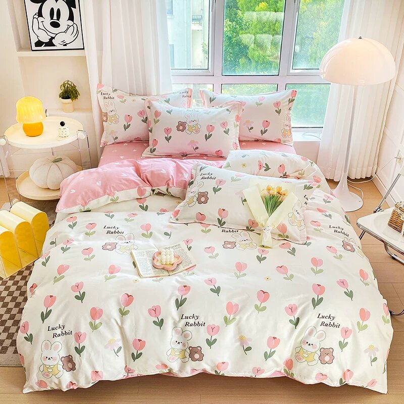 Комплект постельного белья из 100% хлопка Nantong: простыня на резинке, пододеяльник и наволочки (четыре предмета), или