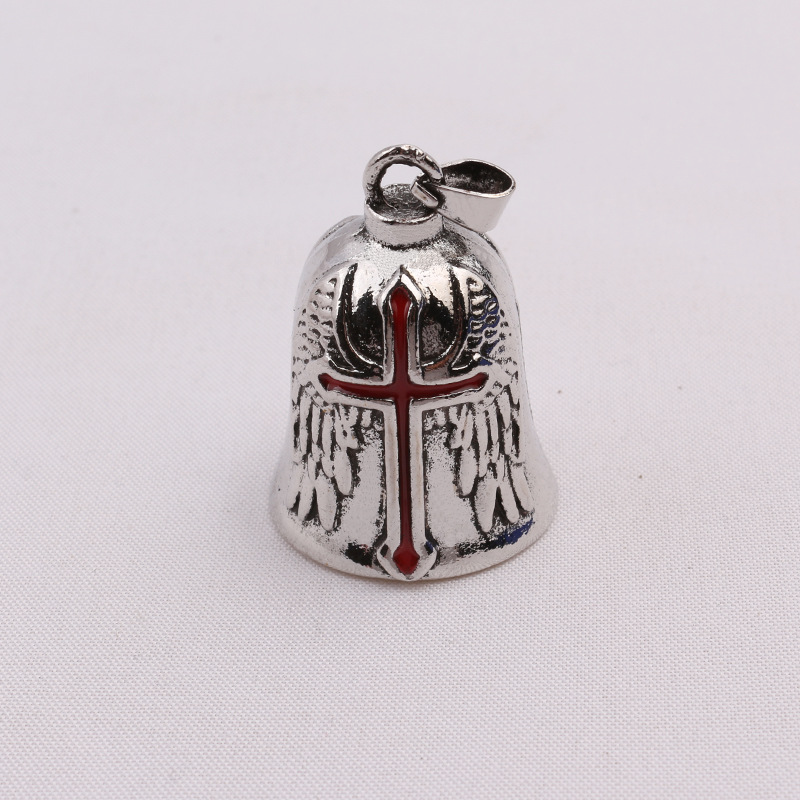 Красный крест-колокольчик из цинк. сплава, с нерж. цепью, для байка