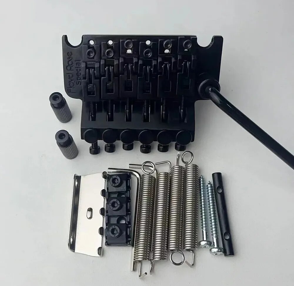 Электрогитара Floyd Rose Special с системой тремоло и креплением бриджа. Порожек 42 / 43 мм. Длина блока 34 мм