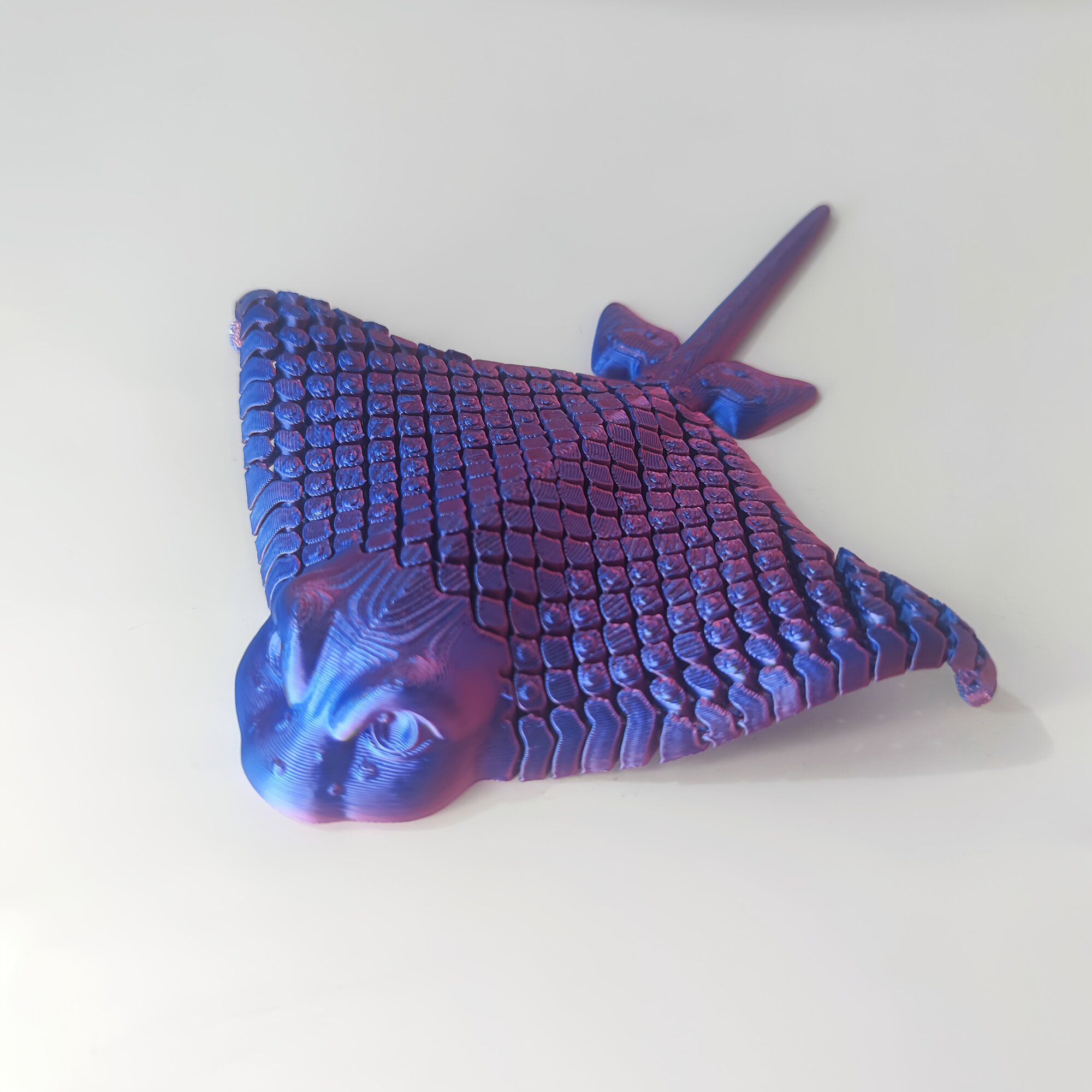 3D-печатное декоративное морское существо в форме ската манта, гибкое, для снятия тревоги и стресса, коллекционное, настольный аксессуар для дома, сине-фиолетовый