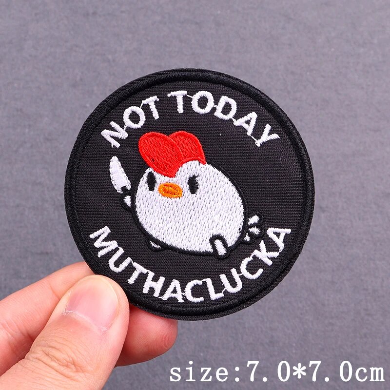 Нашивка "Not Today, Muthaclucka" с курицей, 7x7 см, белая, PE12471CT