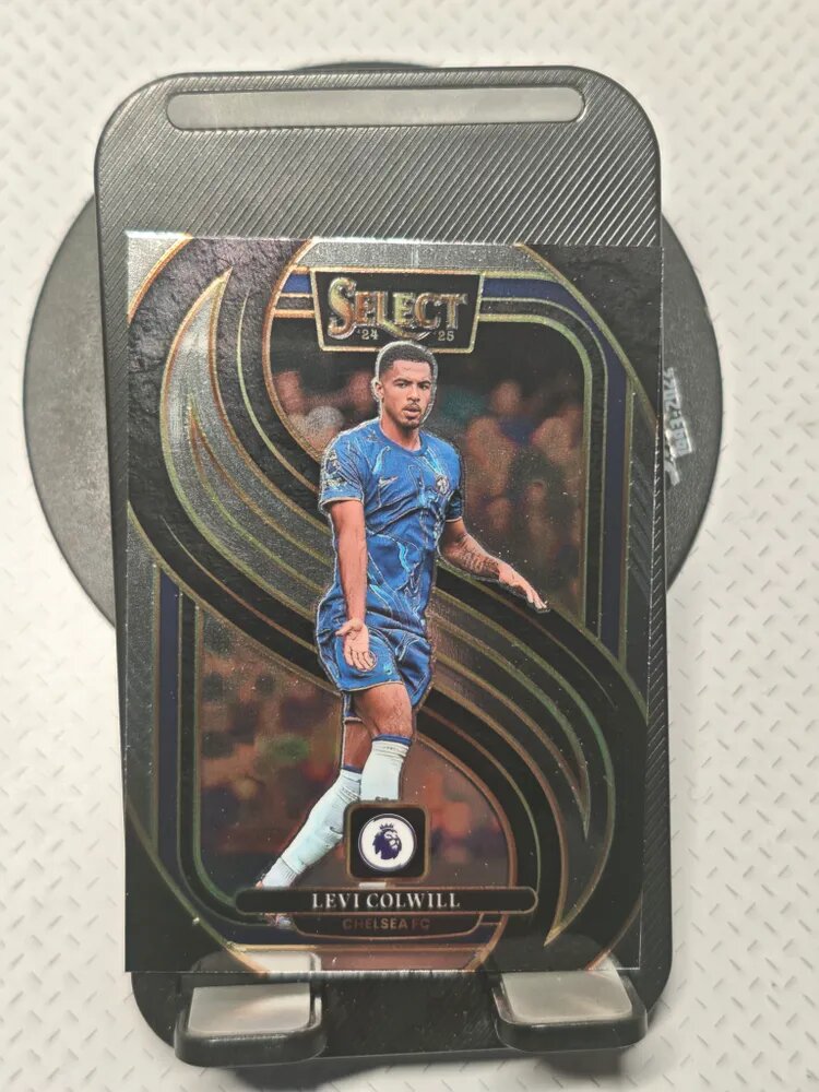 Коллекционные футбольные карточки PANINI SELECT