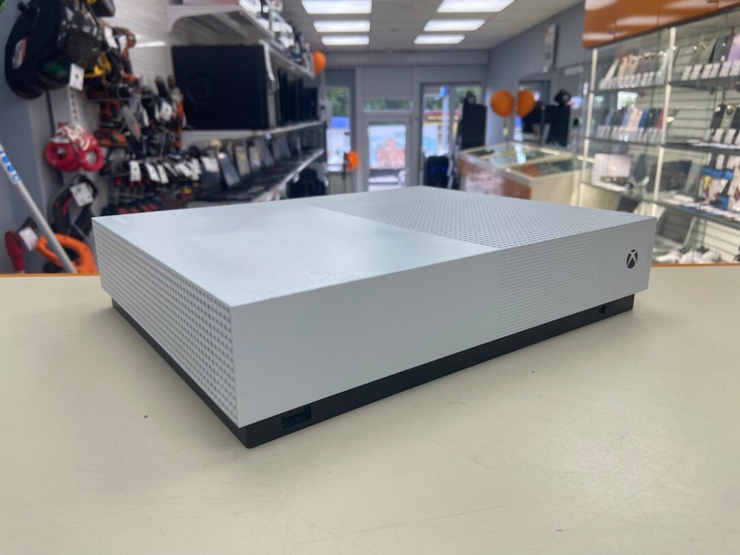 Игровая приставка Xbox One S 1Tb All Digital Edition б/у уценка