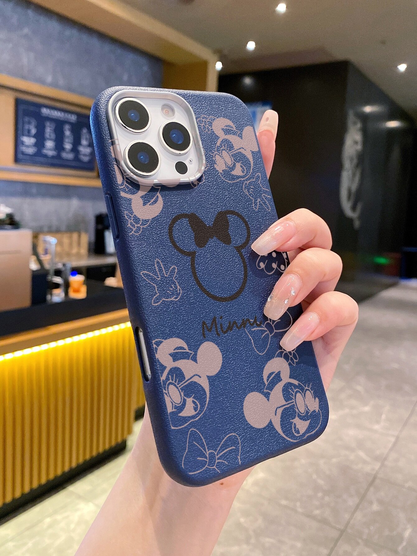 Чехол из искусственной кожи для iPhone 16 Pro Max с абстрактным рисунком Микки и Минни Маус. Защитный чехол для телефона.