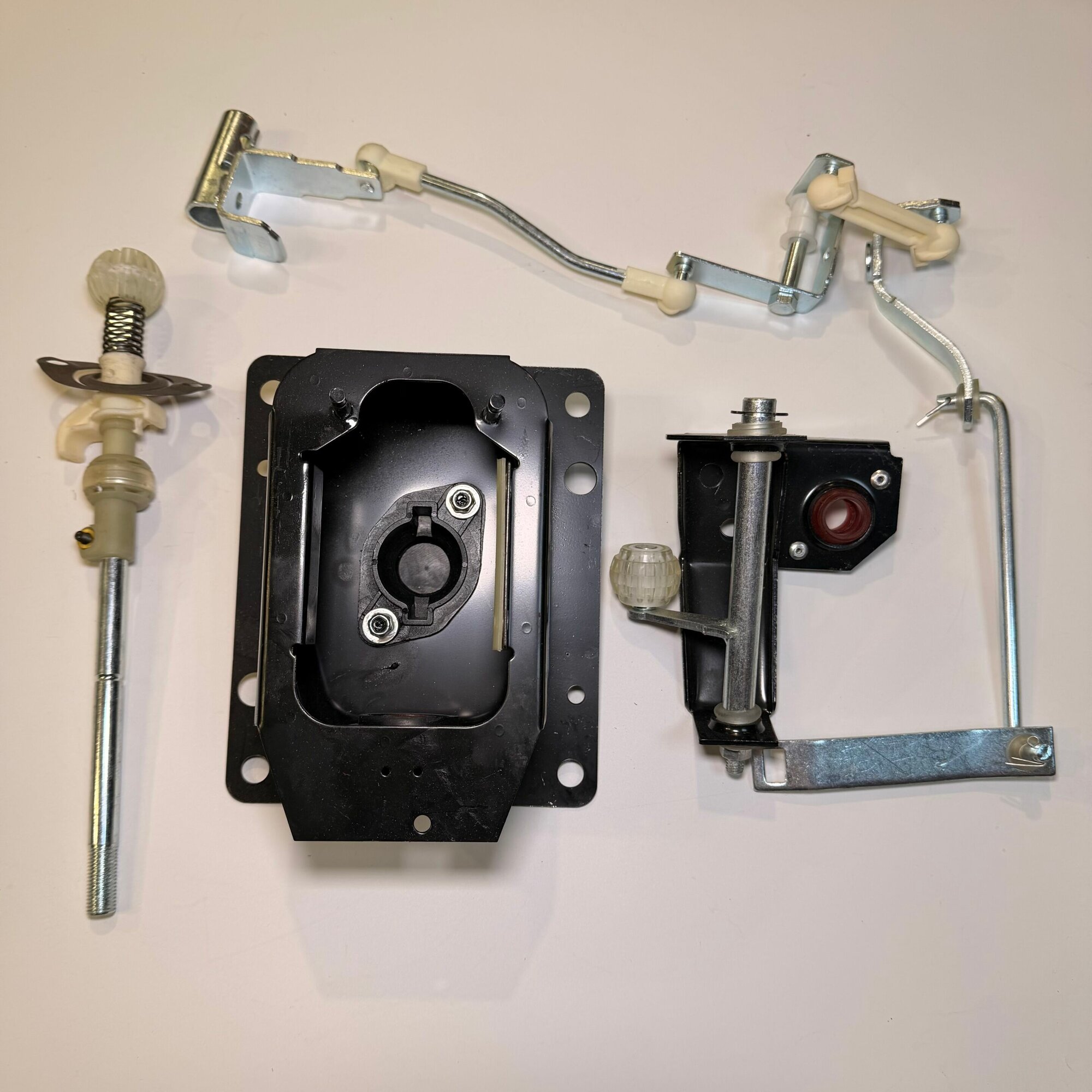 Механизм переключения передач Chery Amulet [1.6 8V 5MT лифтбэк] A111703010