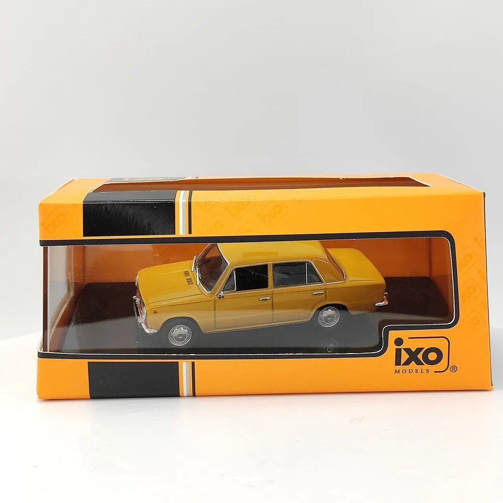 IXO 1:43 1200 Lada 1970 Желто-красная модель автомобиля из литого металла
