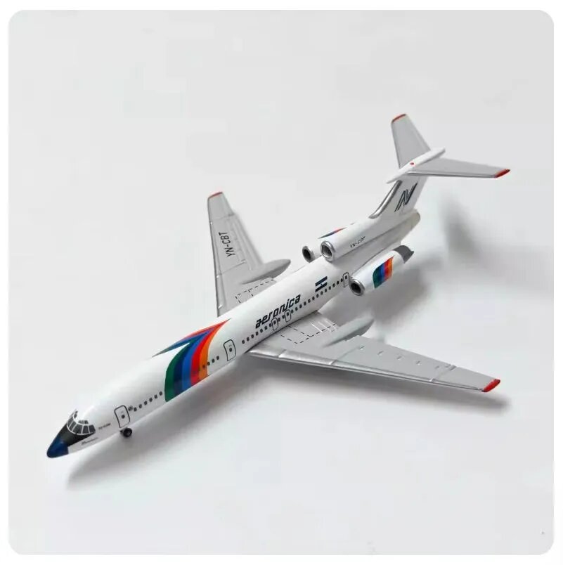 Масштабная модель самолёта Ту-154М (Россия) коллекционная фигурка