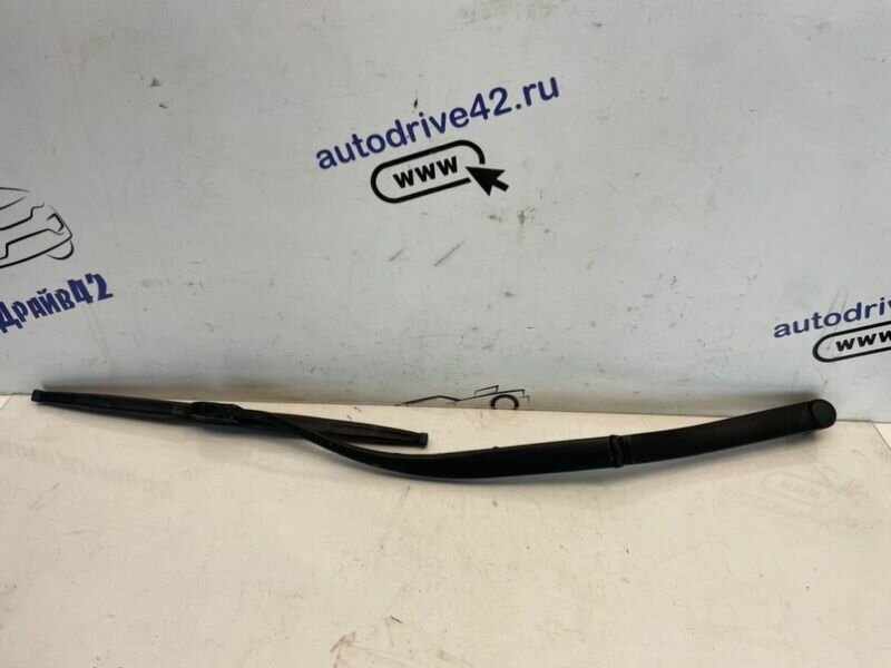 Держатель щетки стеклоочистителя Hyundai Elantra 2008 983202H000 HD G4FC, правый (с пробегом)