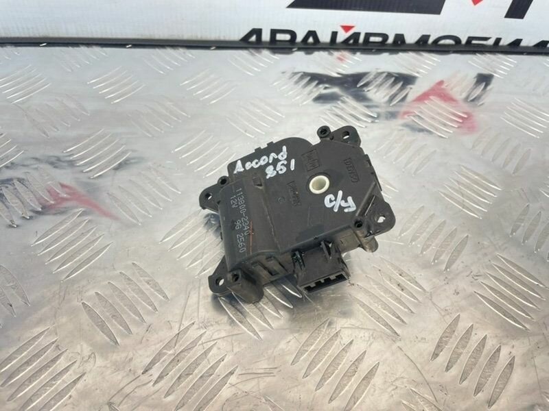 Сервопривод заслонки печки Honda Accord 2005 79350SDCA01 CL9 K24A3 (с пробегом)