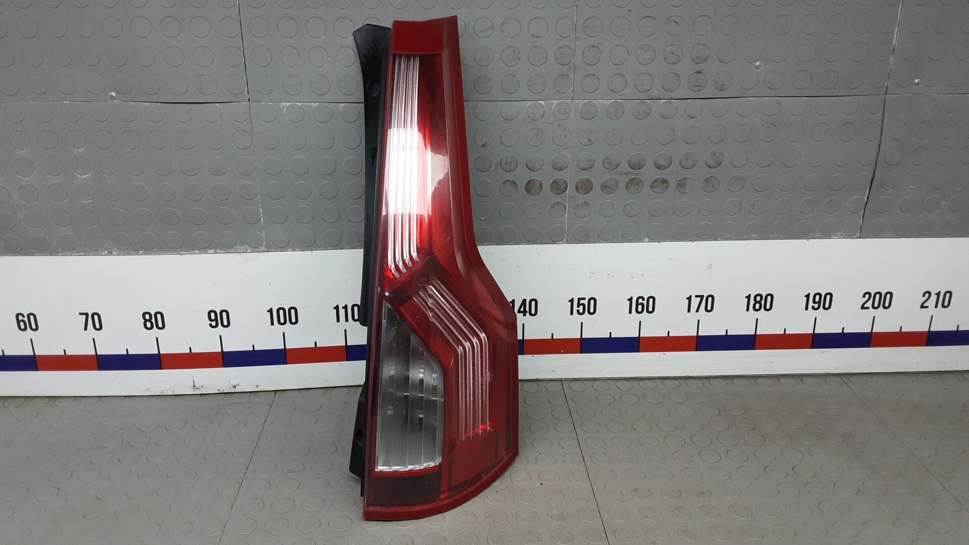 Фонарь задний правый CITROEN C4 GRAND PICASSO 1