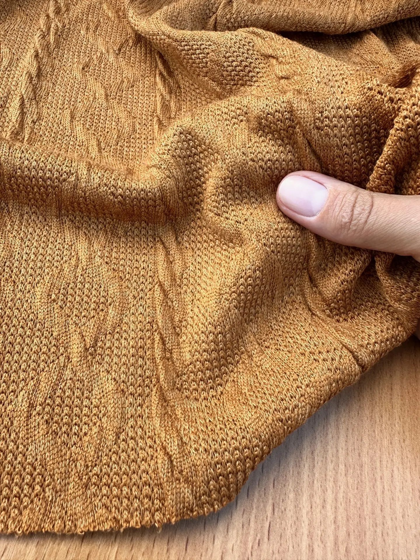 1 м. Трикотаж вязаный ткань для шитья. Ширина 155 см. Плотность 350 г/м2. Цвет горчичный