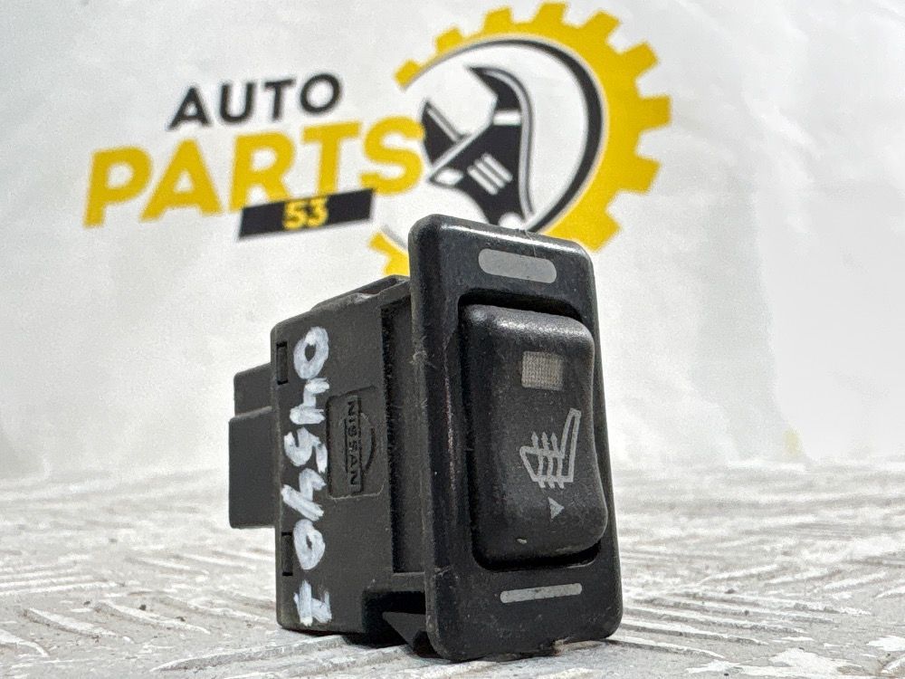 Кнопка обогрева сидений Nissan Almera N16 Б/У с пробегом