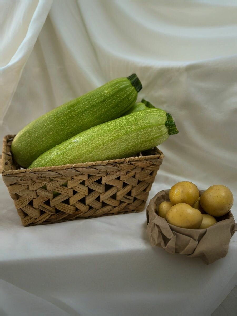 Кабачки, богаты клетчаткой, витаминами , калием и магнием, 500 - 600 гр.