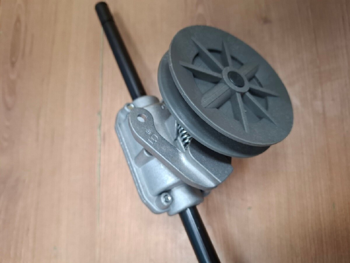 Редуктор привода колес газонокосилок длина 484 мм шкив 86 мм