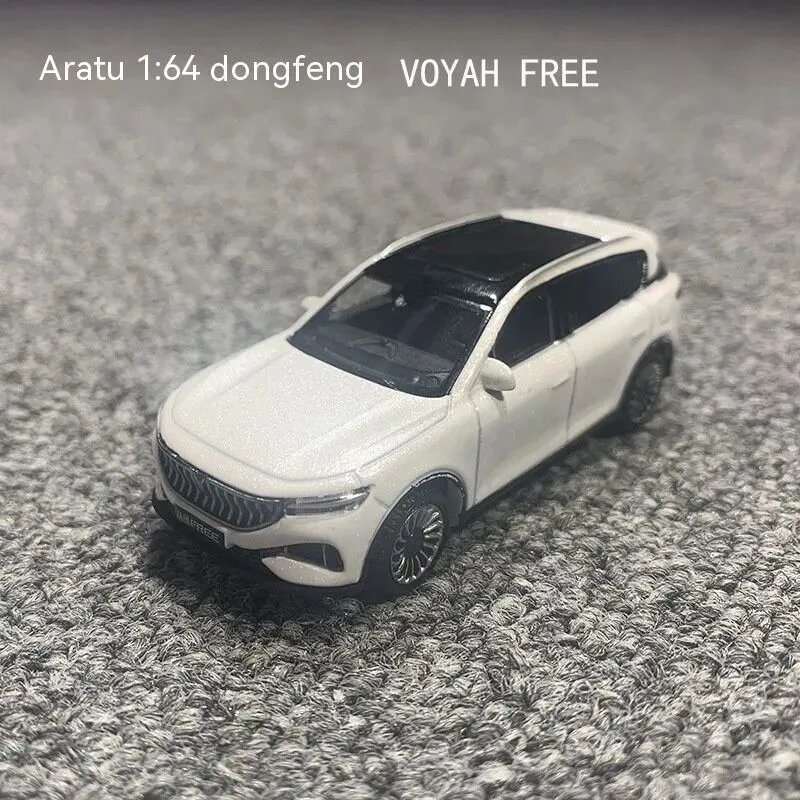 Машинка металлическая 1:64, модель: Geely FX11 серебристый