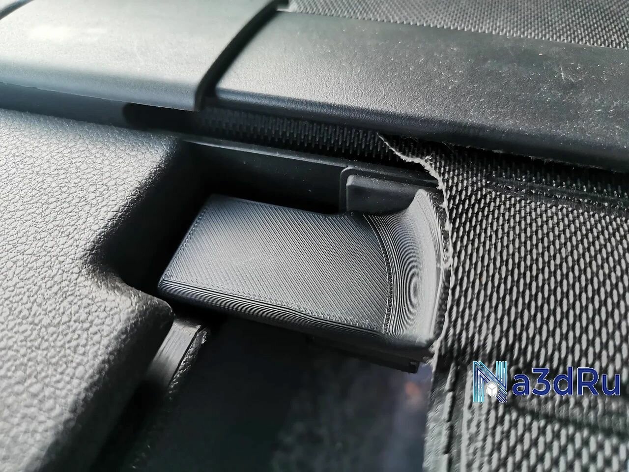 Фиксатор шторки багажника Skoda Octavia, фиксатор шторки багажника шкода октавия