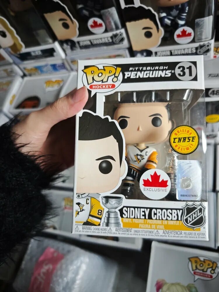 Фигурка FunkoPOP! Hockey NHL Sidney Crosby (with Stanley Cup) (Chase) Canada Exclusive 31#