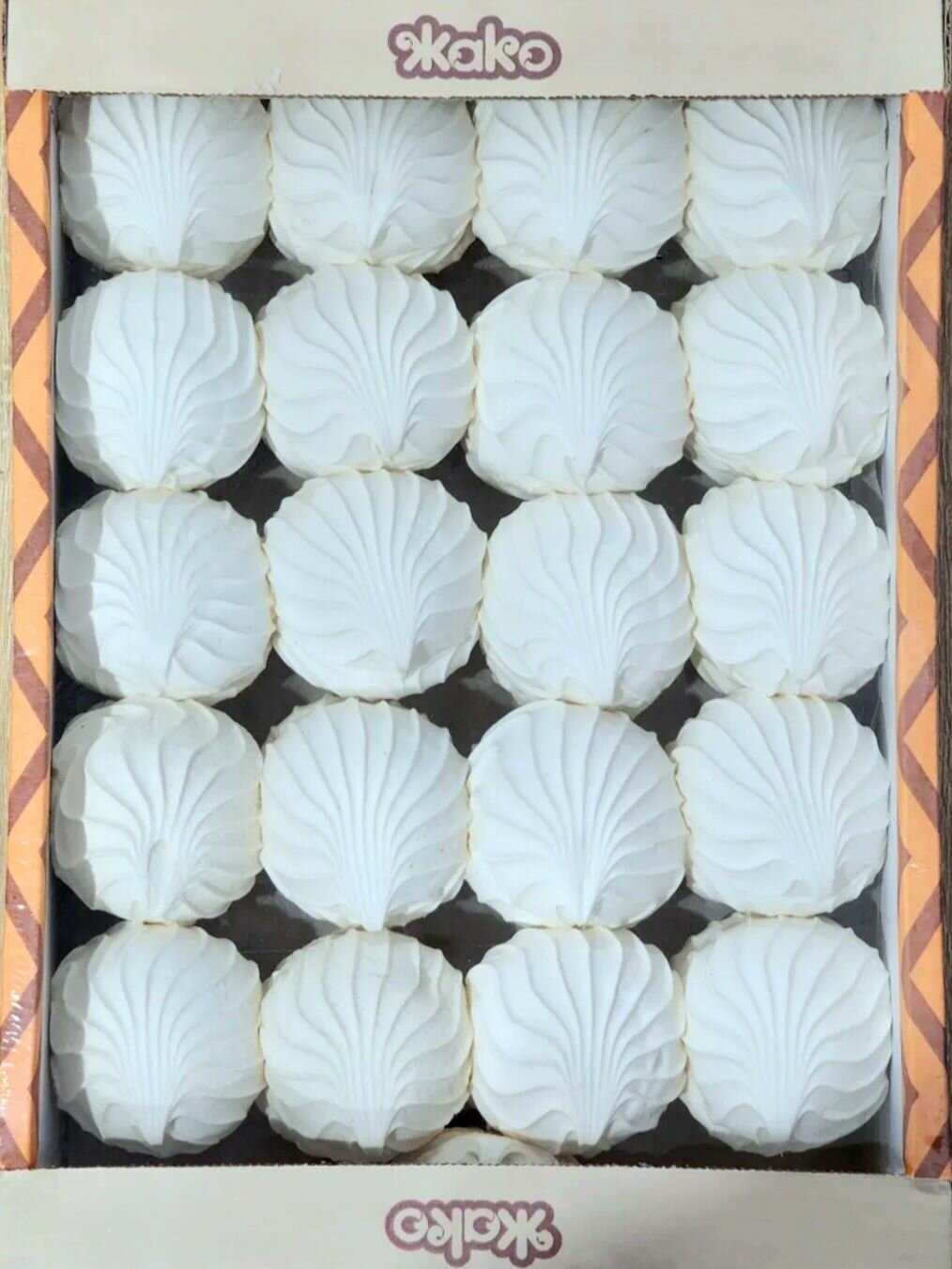 Зефир белый 1400 грамм, вкус ваниль.