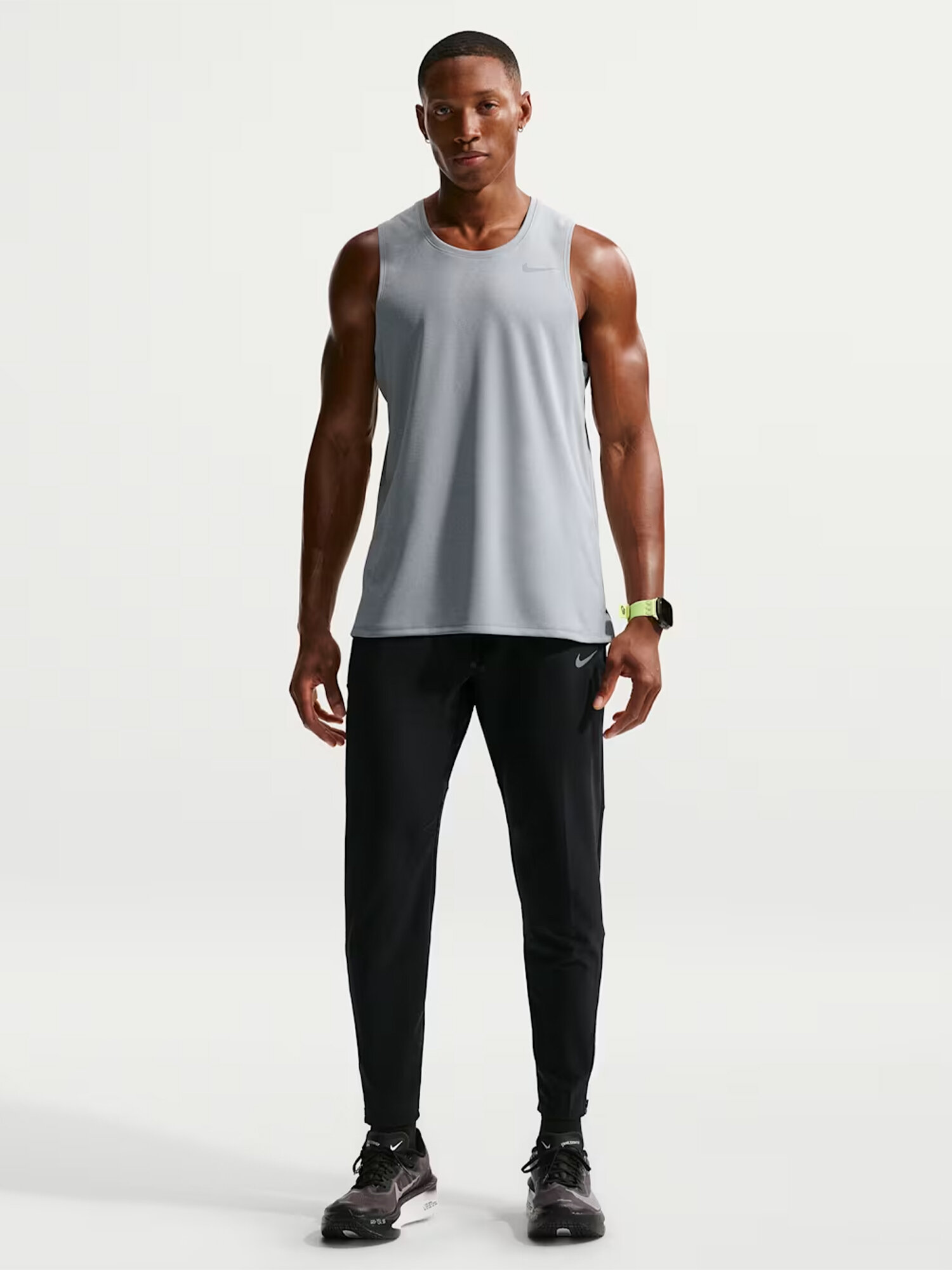 Брюки NIKE Stride Dri-FIT Woven Running Pants, размер XL, черный — фото 1