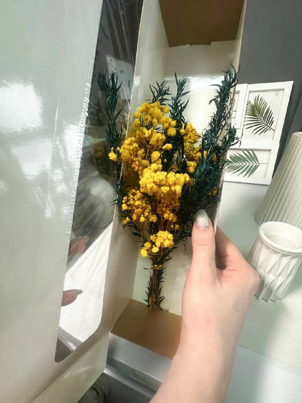 Букет StabFlora "Мимоза", жёлтые соцветия, упаковка с лентой и в подарочной коробке — фото 1