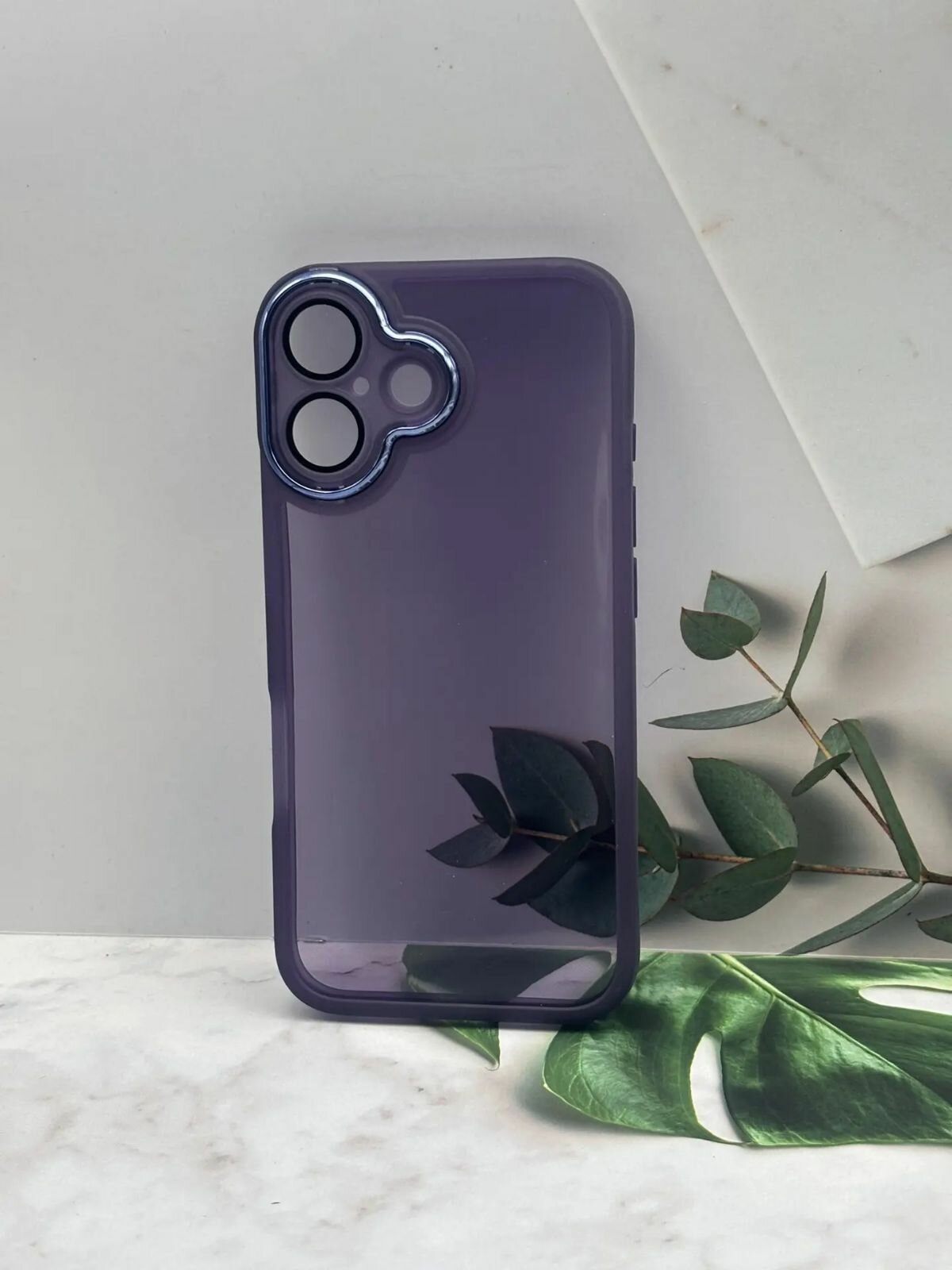 Силиконовый чехол на iPhone 16 защитный