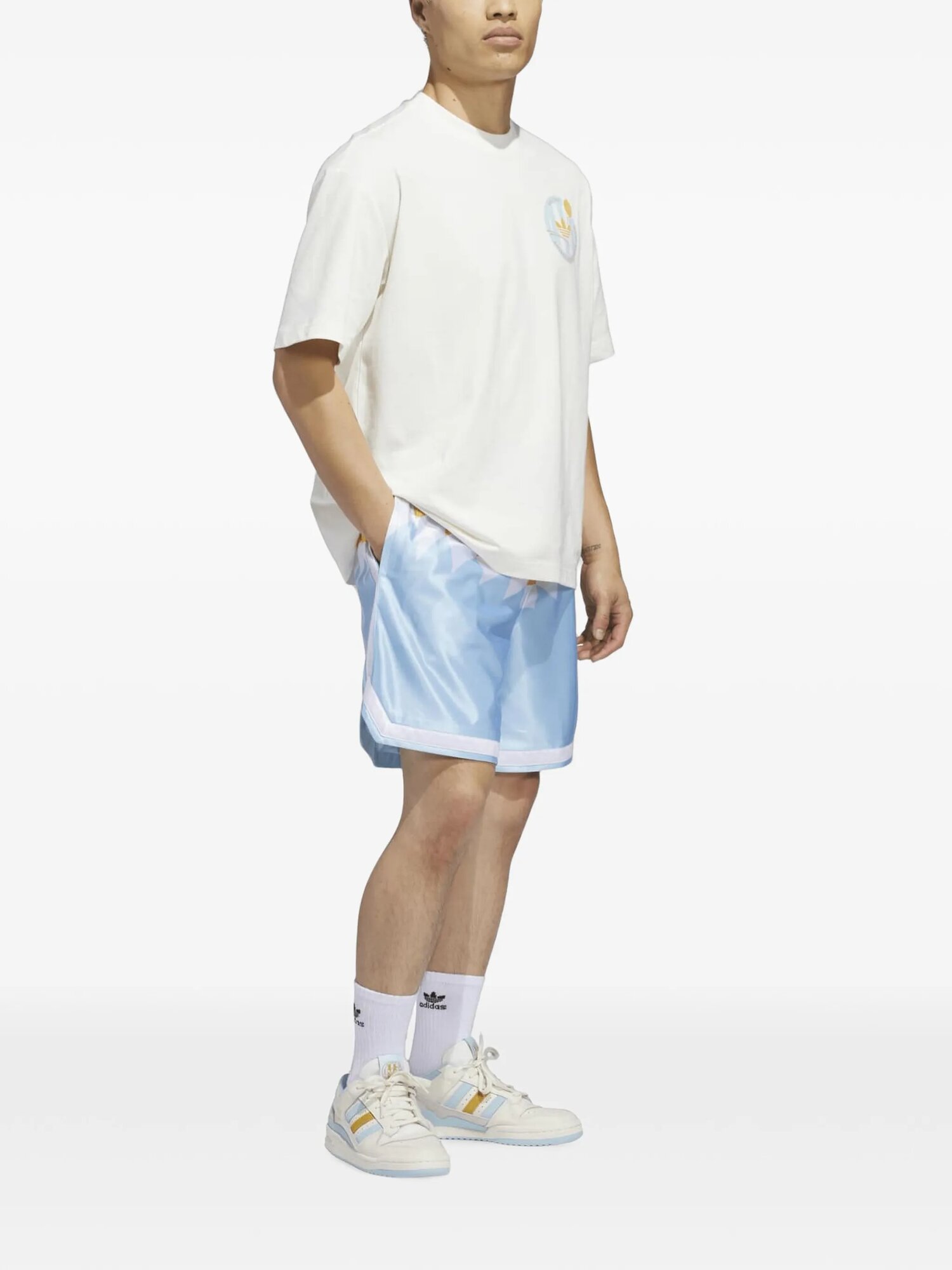 Футболка adidas, размер 46 GER, white — фото 1