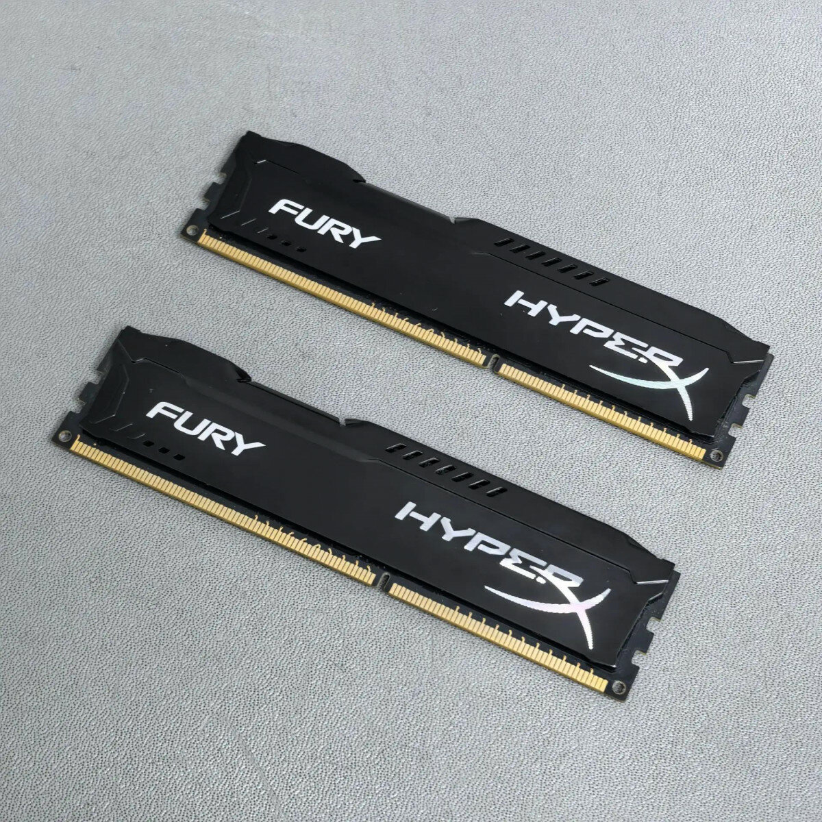 Оперативная память HyperX FURY 8GB (4GB x 2) DDR3 1600Mhz Black CL10 (HX316C10FBK2/8)