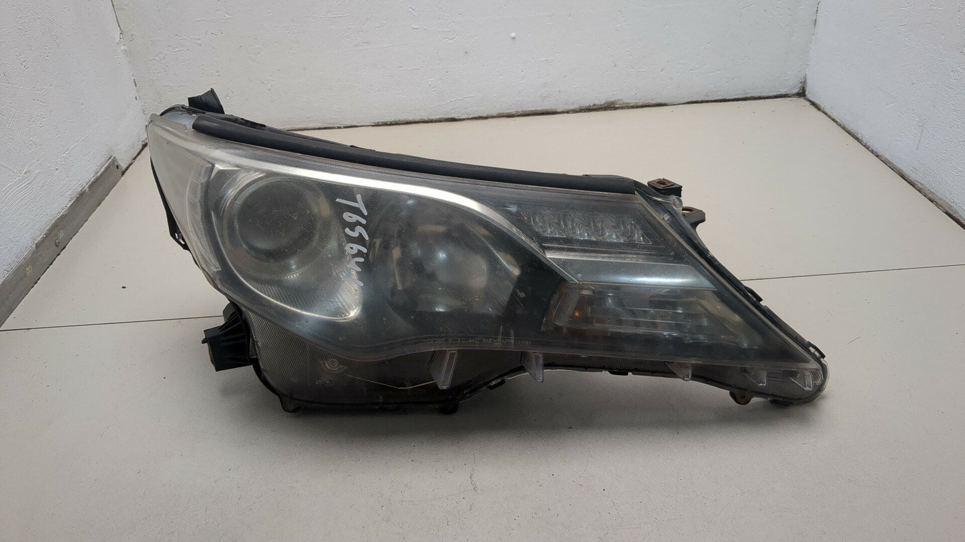 Фара (передняя) правая Toyota RAV 4 Б/У