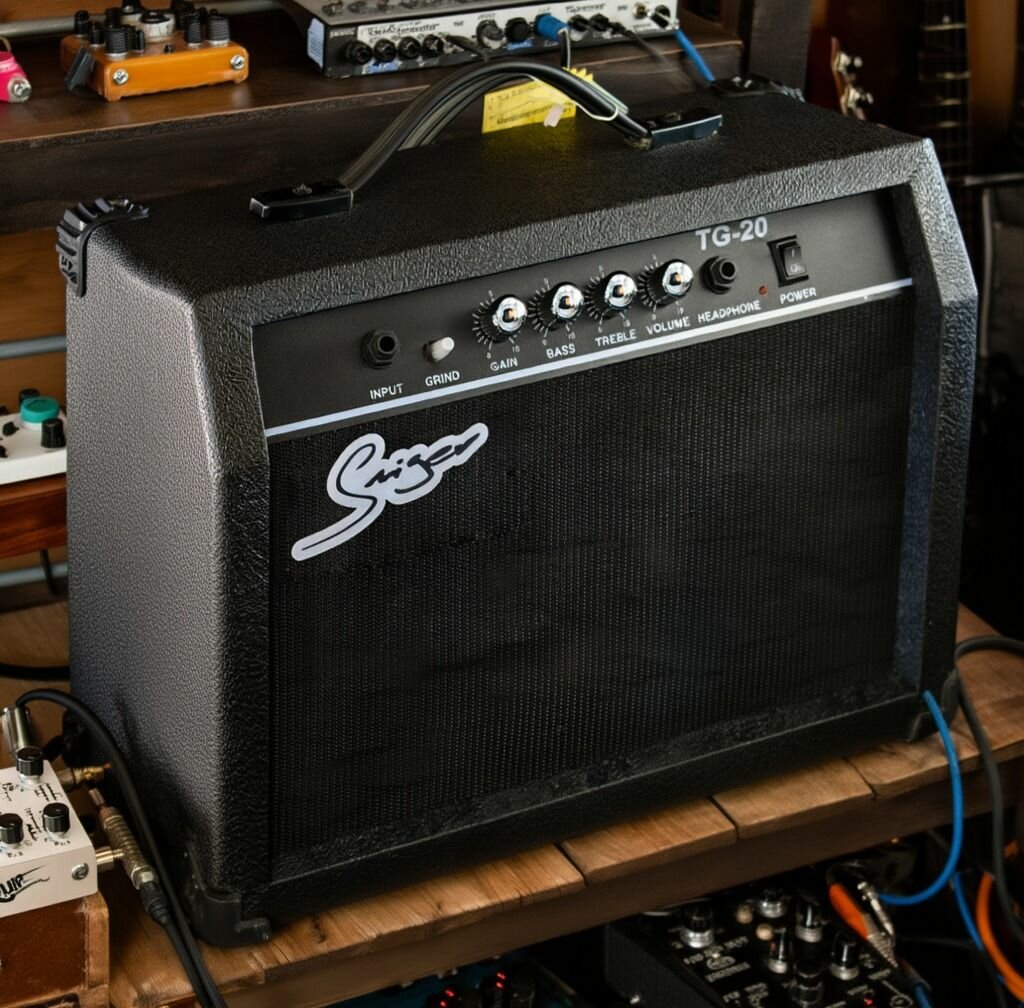 Гитарный комбоусилитель, 20Вт/8", Чёрный, Smiger