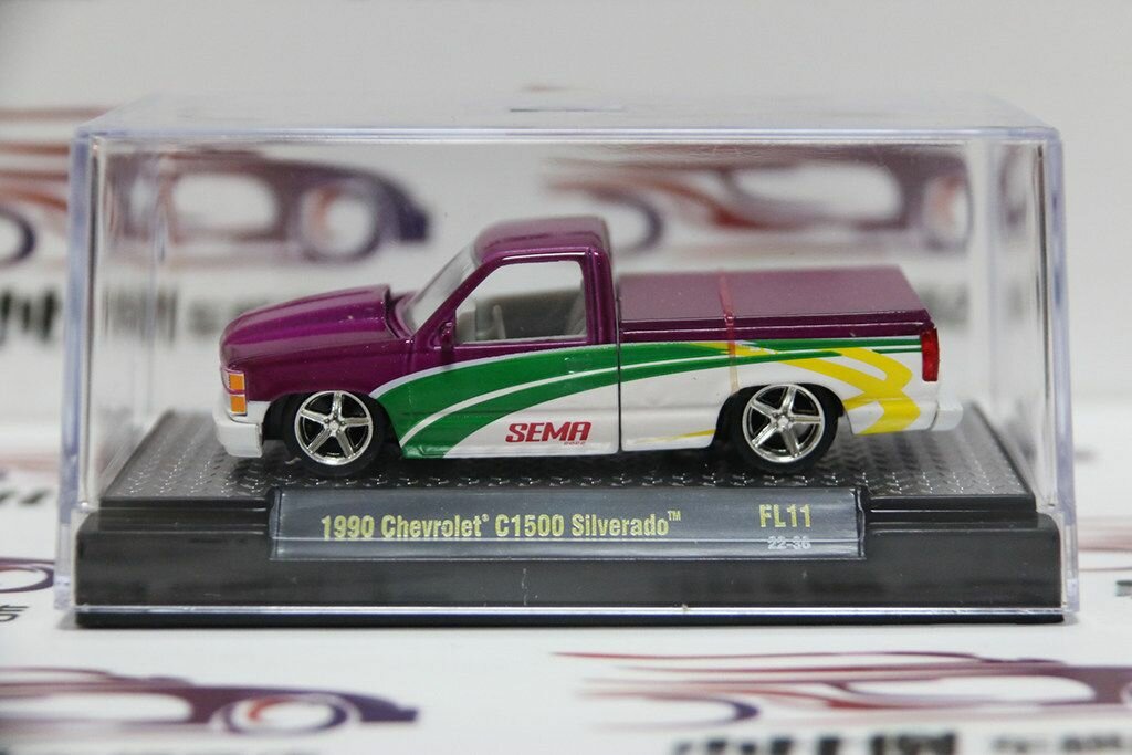 M2 Machines 1:64, литой автомобиль, модель машинки(1990 Chevrolet C1500 Silv фиолетовый)