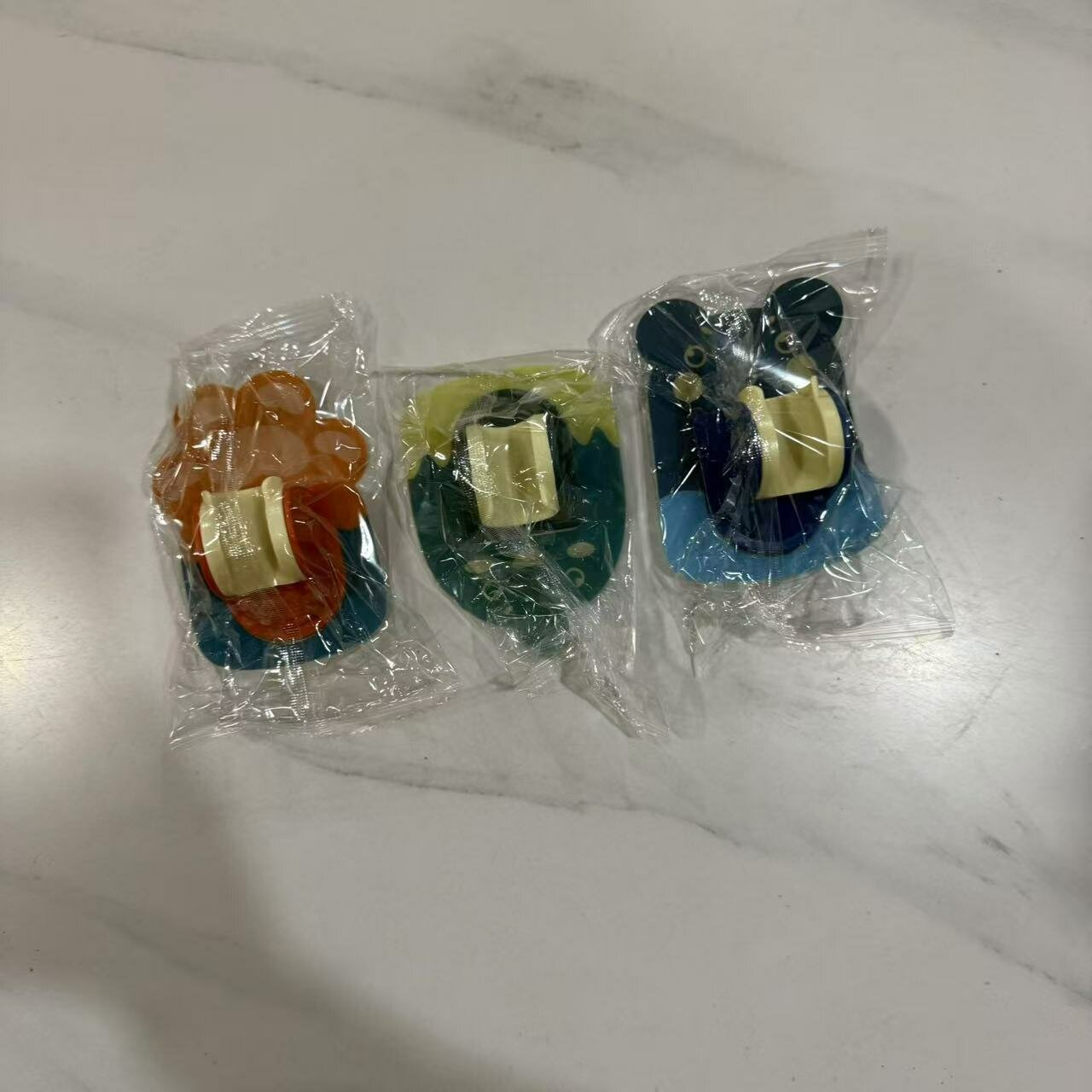 Держатель для душа со случайным цветом, упаковка в OPP-мешок, регулируемое крепление для ванной комнаты для детей