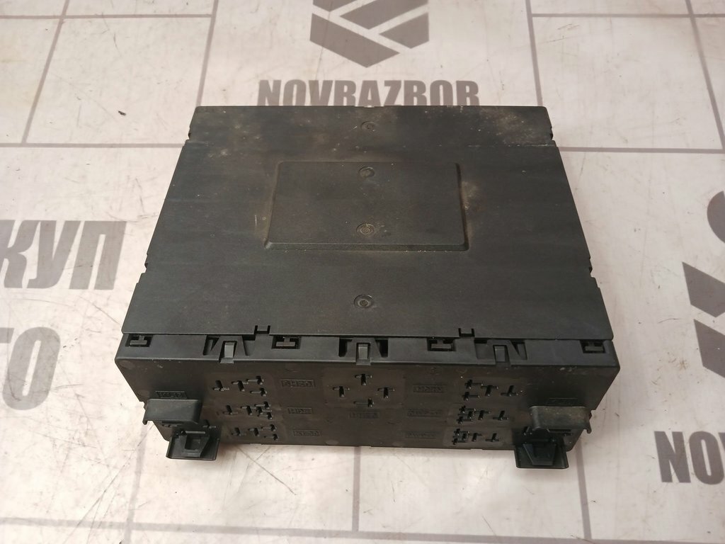 Блок электронный VW Golf 5 03-09