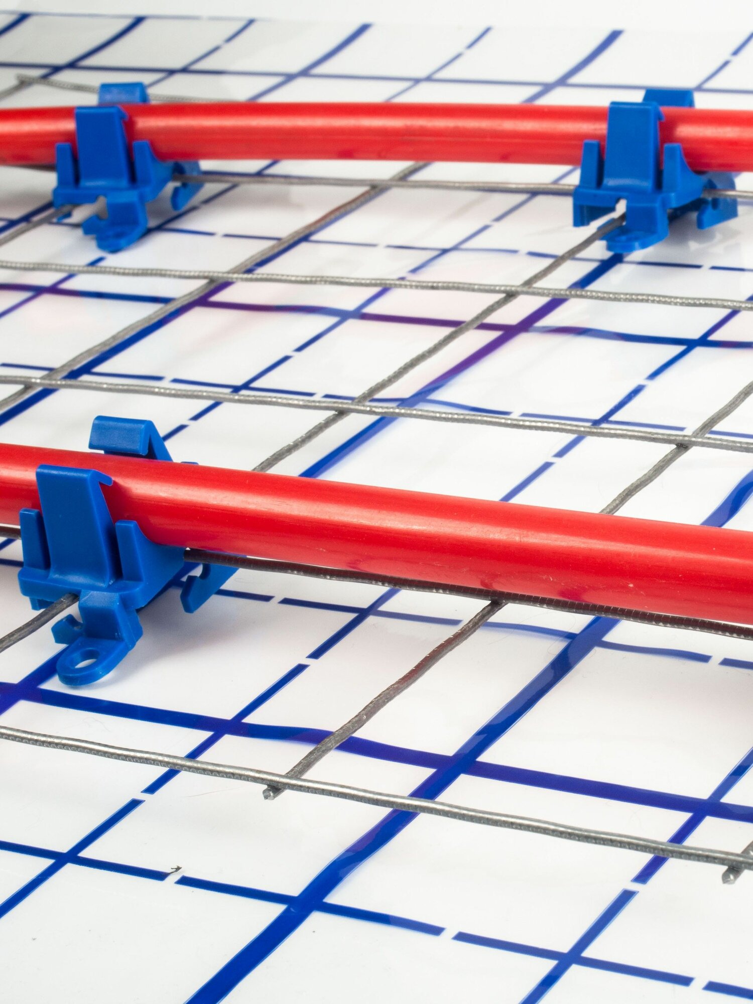 Клипса для теплого пола (300шт) поворотная для трубы D14/16/17мм на арматурной сетке, синяя.