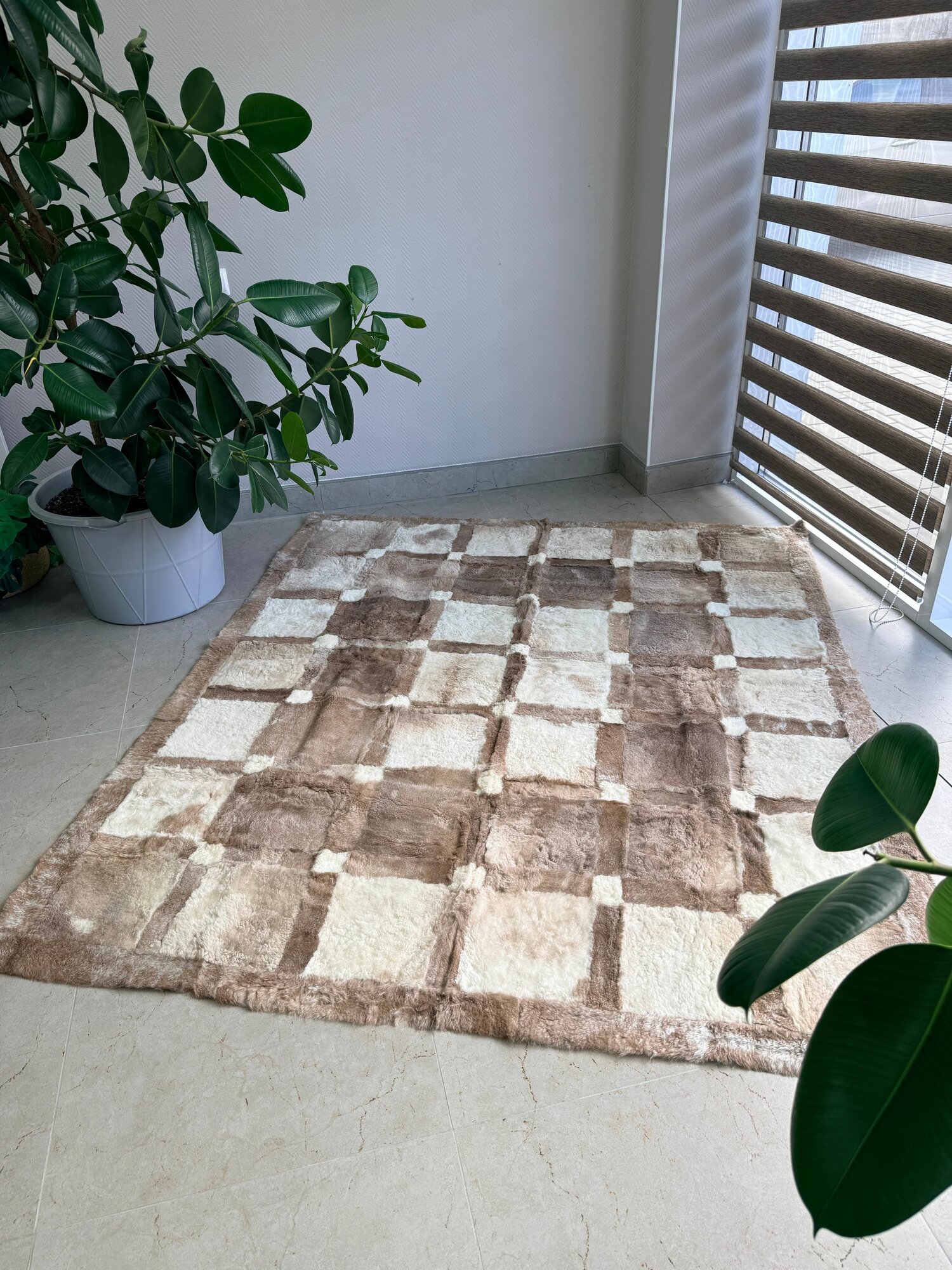 Ковер прямоугольный натуральный мех овчина, 200 х 180 см.