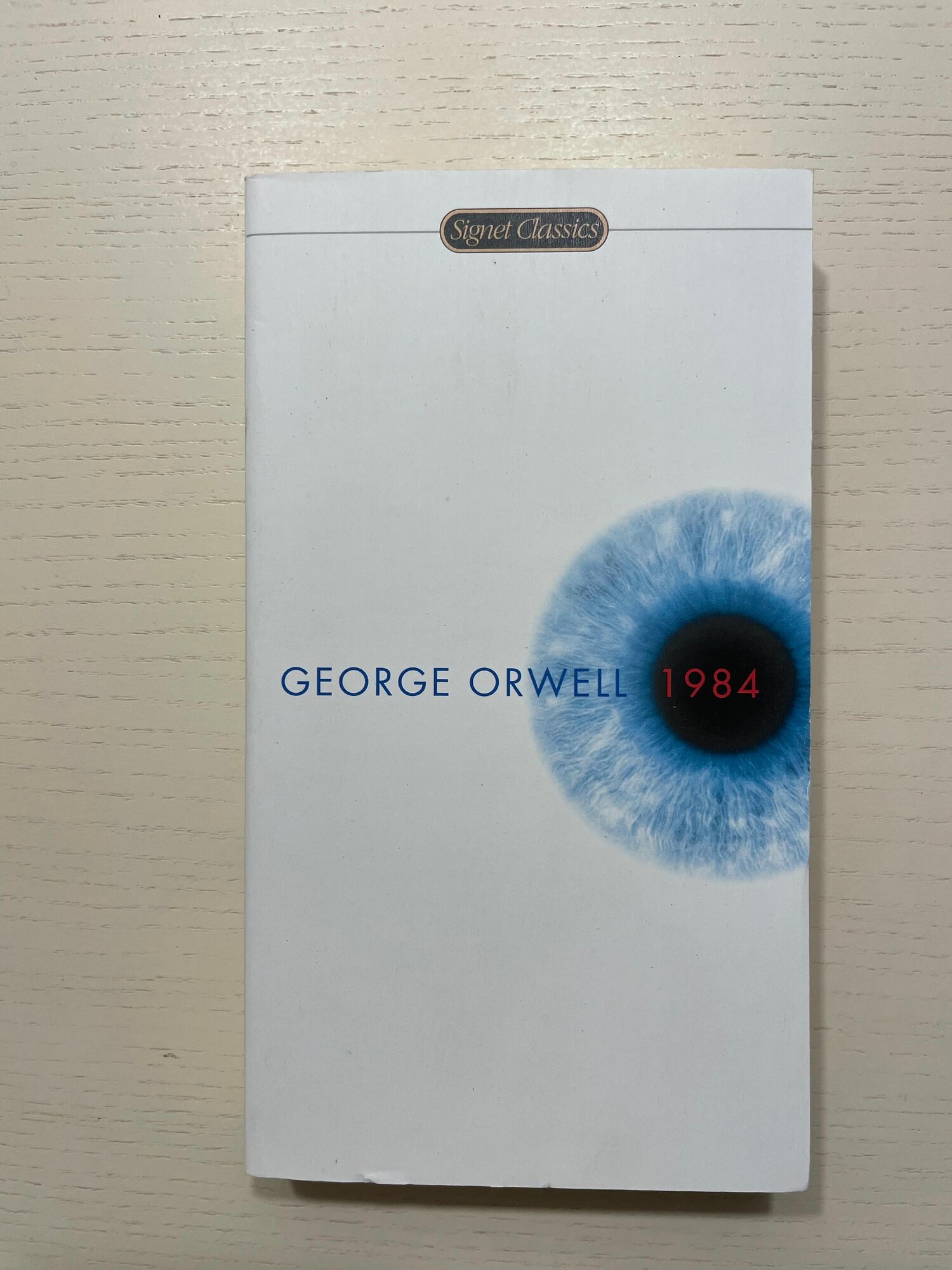 "1984". А Novel book: на английском языке
