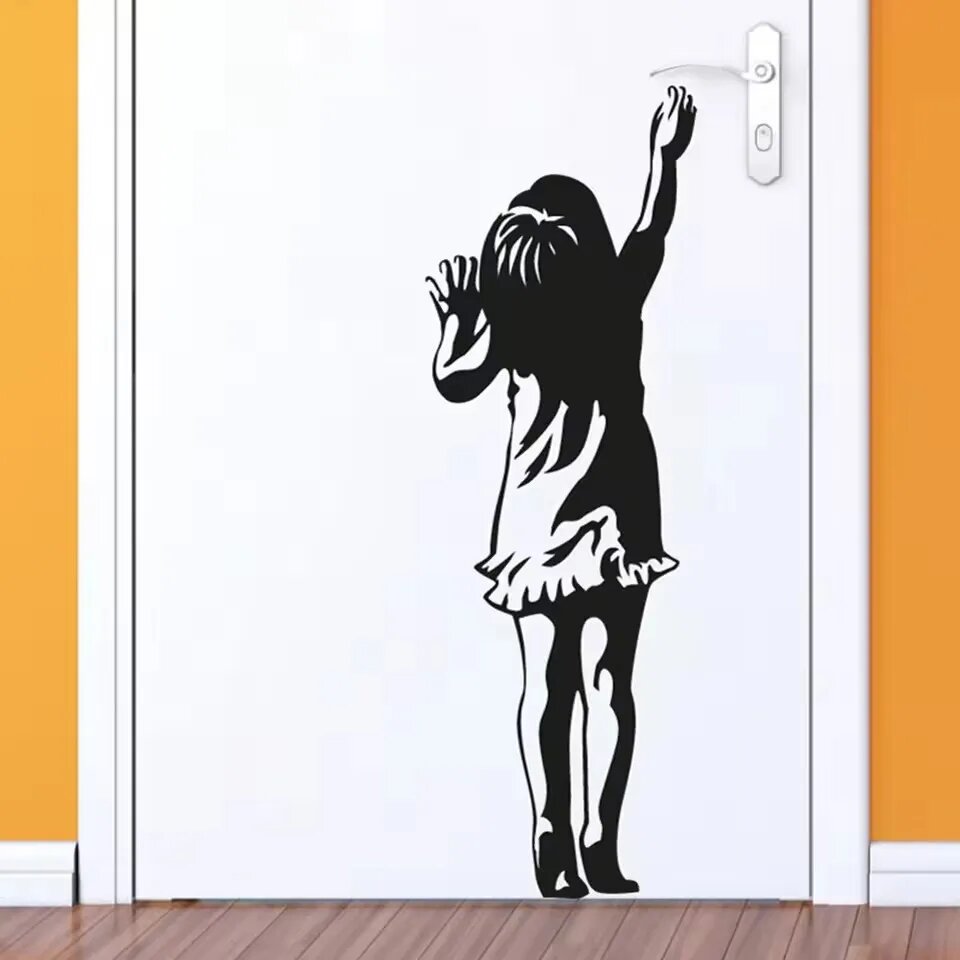 Наклейка на дверь Banksy Маленькая девочка, 19 x 56 см, черный
