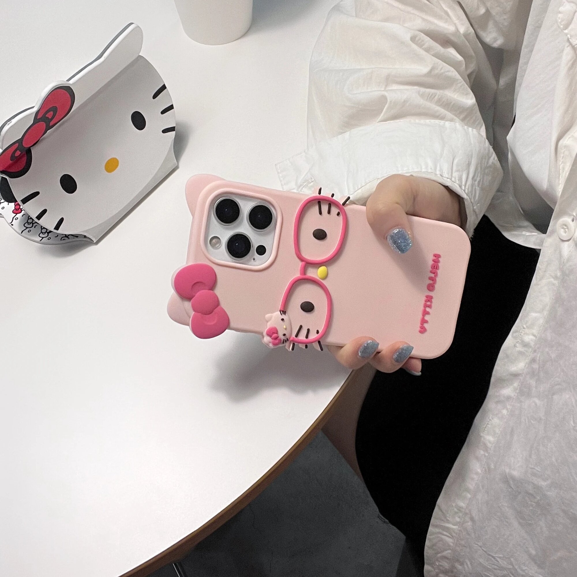 MINISO 3D-чехол для iPhone 17/16/15/14/13/12/11 Pro Max с милым мультяшным бантиком Sanrio и Hello Kitty, изготовленный из мягкого силикона, Материал: Для iPhone 16 Pro