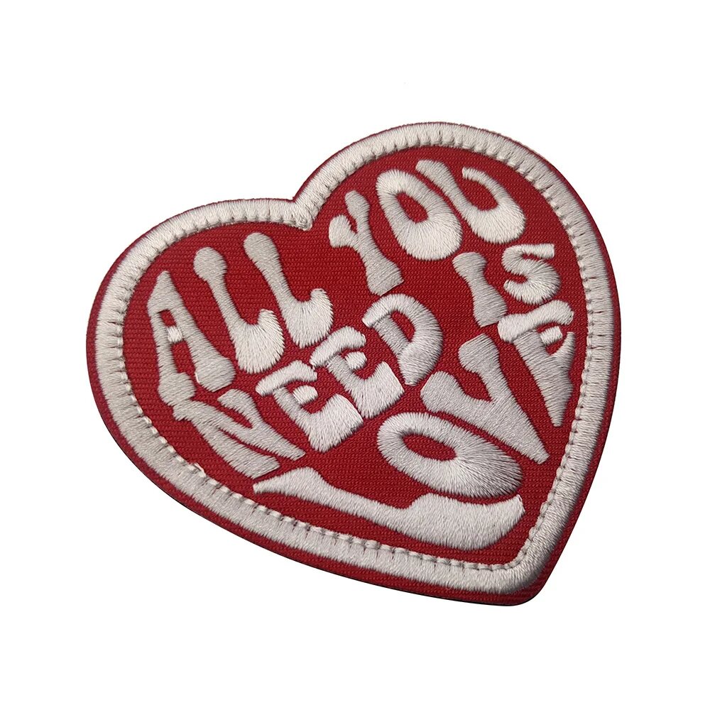 Нашивка "All You Need Is Love" с вышивкой, цвет 34