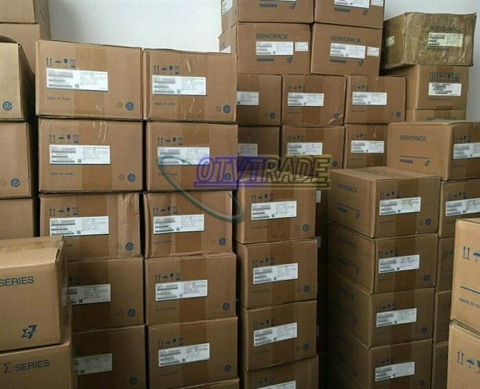 Модуль YASKAWA Servo Motor SGM7J-02A7A61